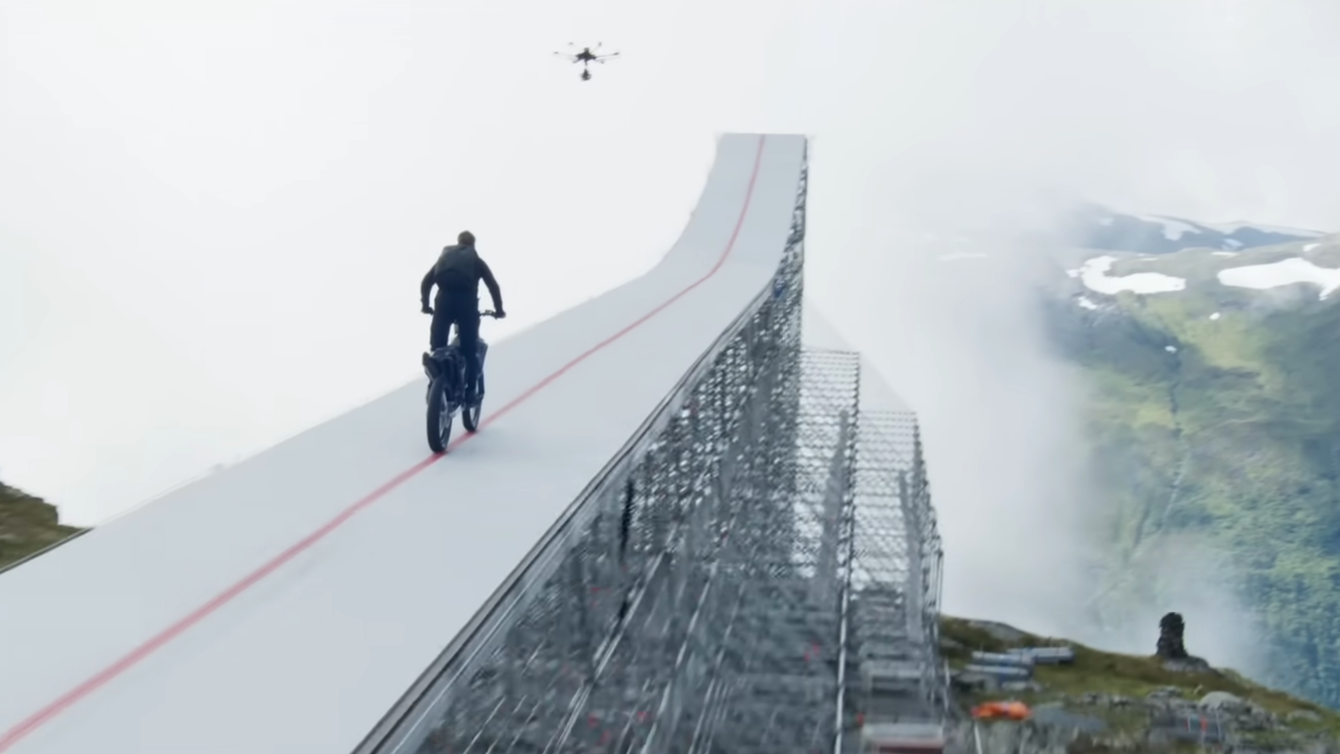 How The Mission Impossible Team Pulled Off The Biggest Stunt in Cinema ...