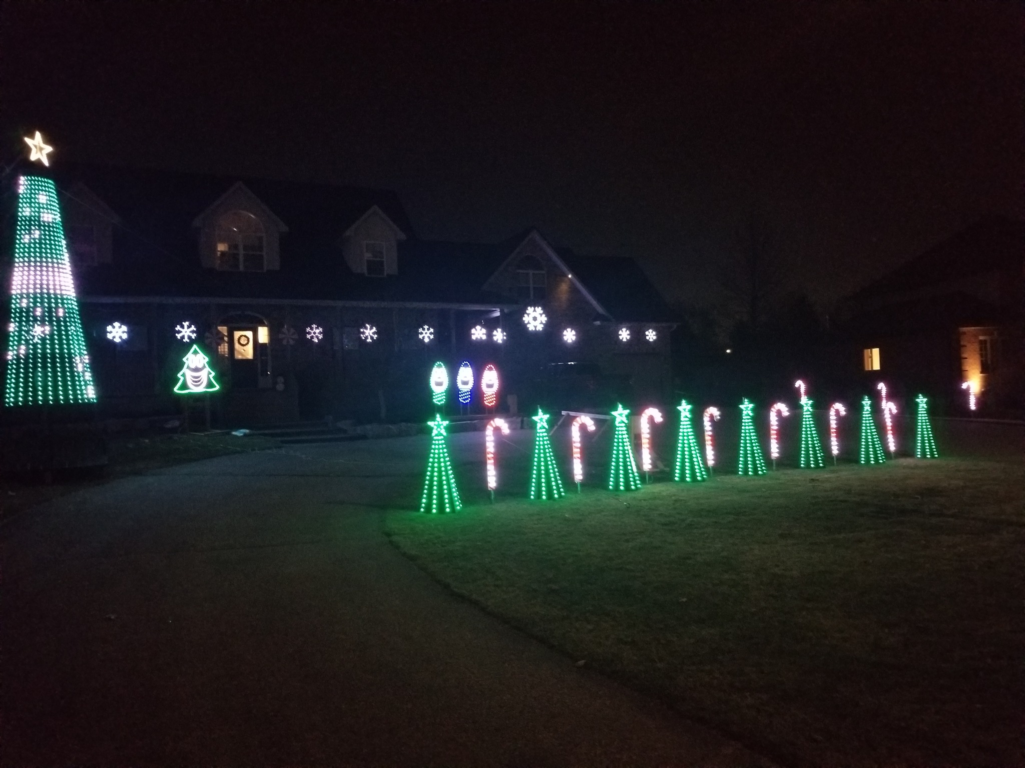 Hamilton Holiday Lights In Thornton Is Worth The Trip | Rock 95